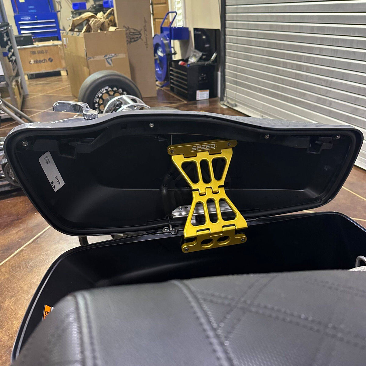 Santoro / Speed By Design - No Drama Billet Lid Stoppers - Harley Bags